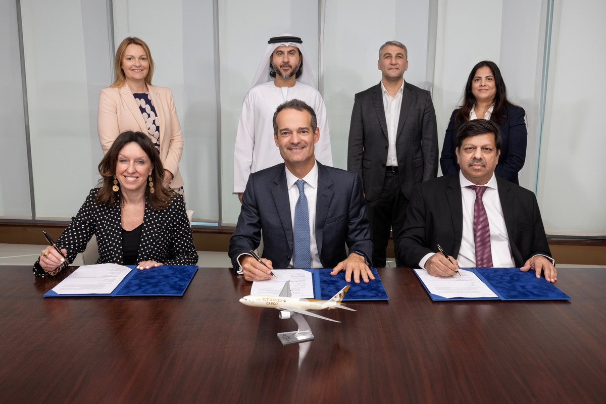 Etihad Cargo, Abu Dhabi Airports and Abu Dhabi Food Hub sign MoU to diversify food trade - AIR ...